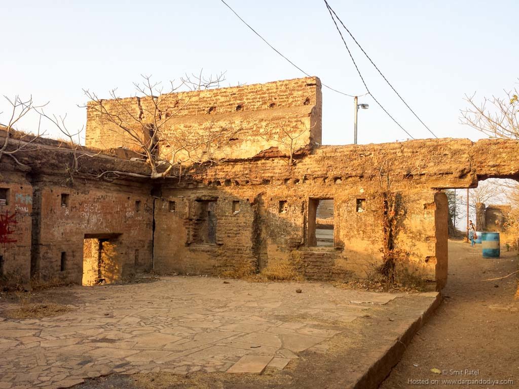 Parnera Hill Valsad – Historical Fort From Shivaji Time In Gujarat – Darpan Dodiya