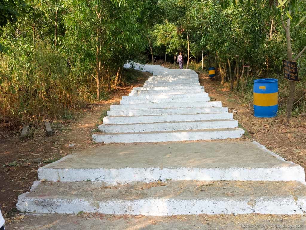 Parnera Hill Valsad – Historical Fort From Shivaji Time In Gujarat – Darpan Dodiya